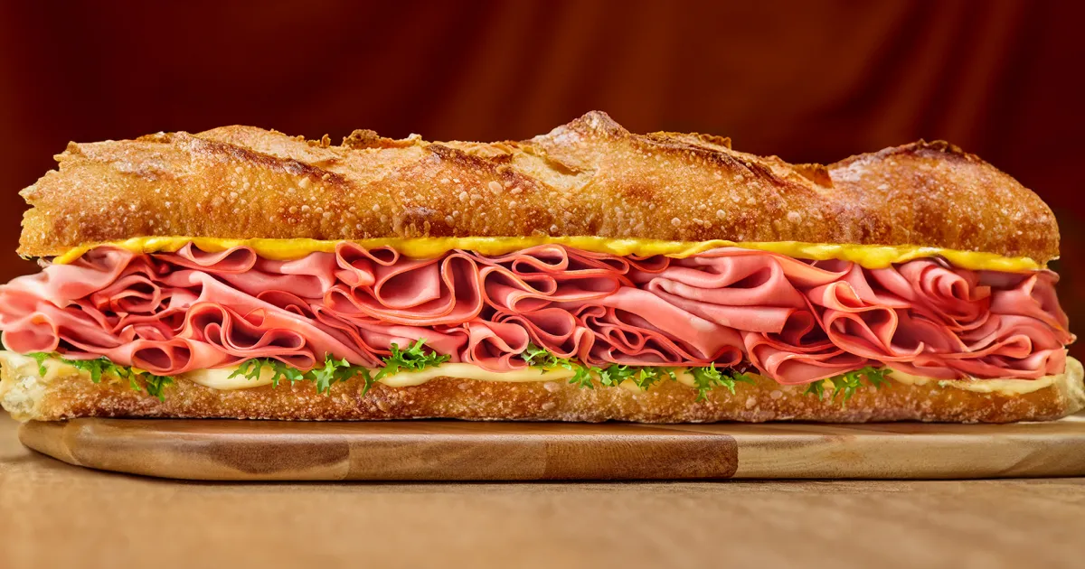 Baguete de Mortadela Ouro Perdigão com creme de queijo - Perdigão