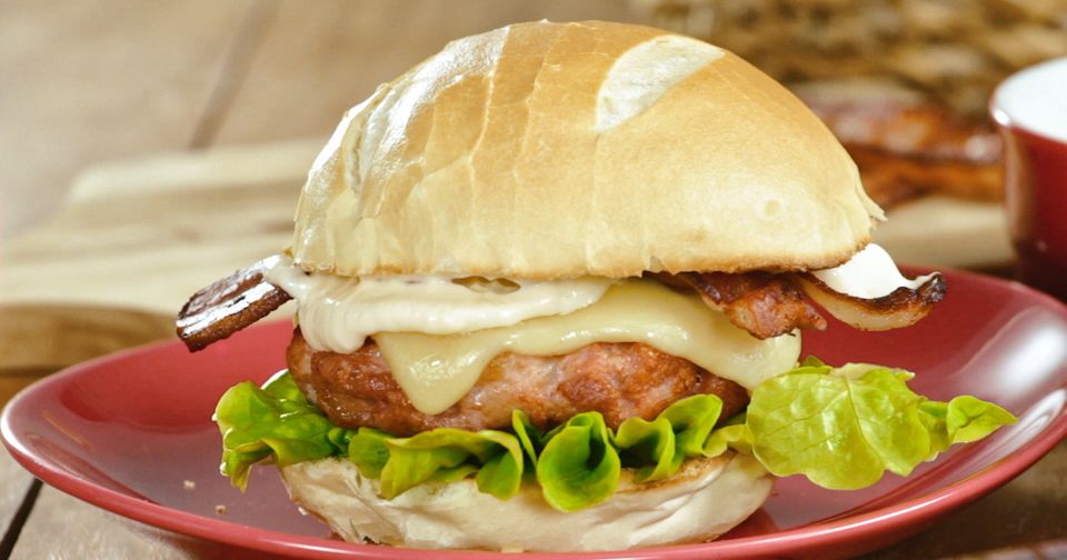Hambúrguer de Linguiça Toscana com Bacon - Perdigão